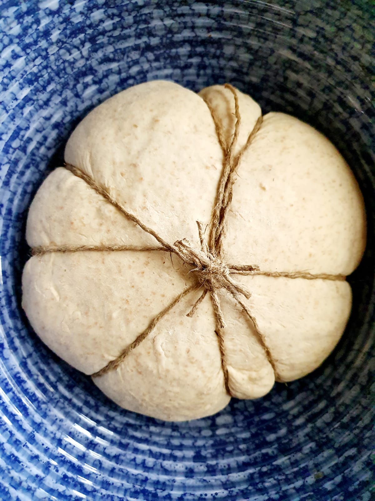 Kaip aš kepiau savo pirmąją klasikinę natūralaus raugo (sourdough ...